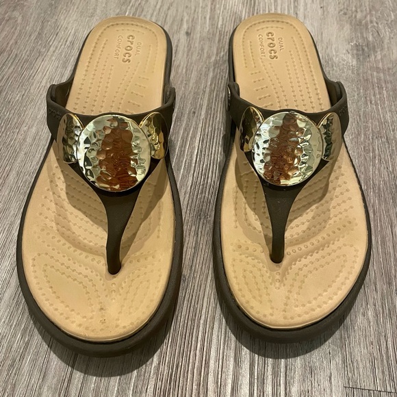 CROCS | Shoes | Crocs Circle Wedge Flip Sandal | Poshmark